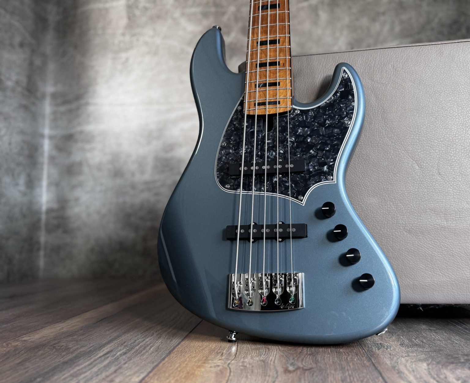 Basses – De Gier Guitars & Basses
